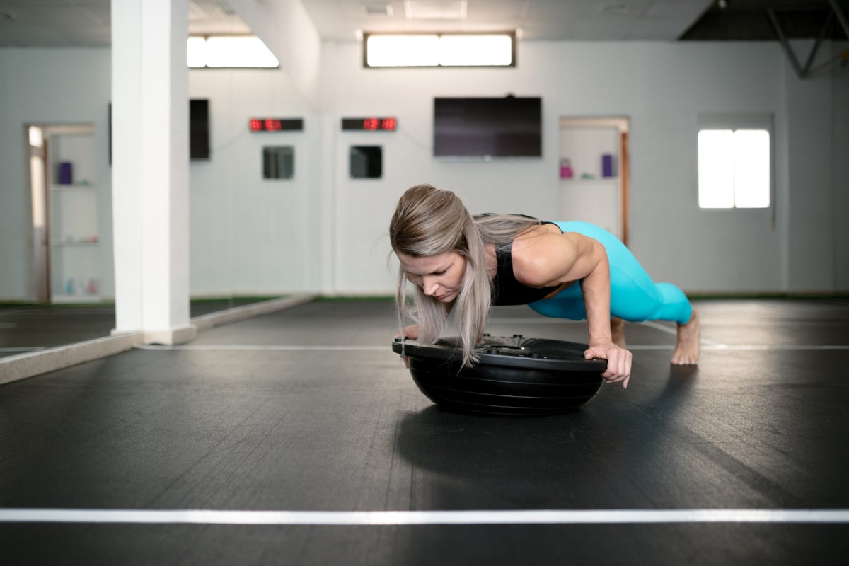 5 Functional Ways to Use a BOSU Ball - Oxygen Mag